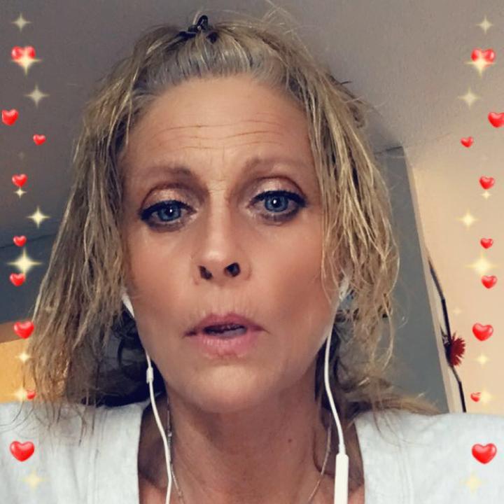 Amanda Simonson's Instagram, Twitter & Facebook on IDCrawl